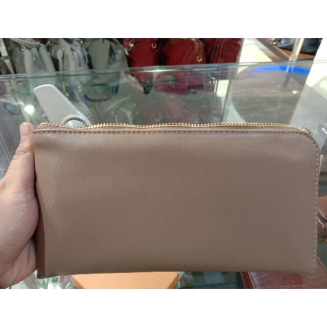 Jual Dompet Elizabeth ter laris manis, warna nya ga sesuai ya guys ...