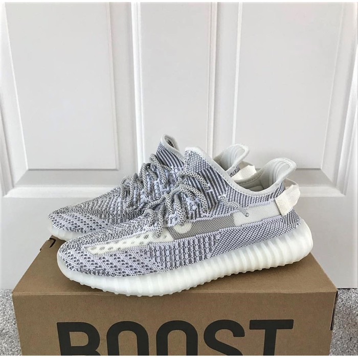Jual Yeezy Static Reflective LACE Dark Grey PK Sepatu Sneakers | Shopee ...