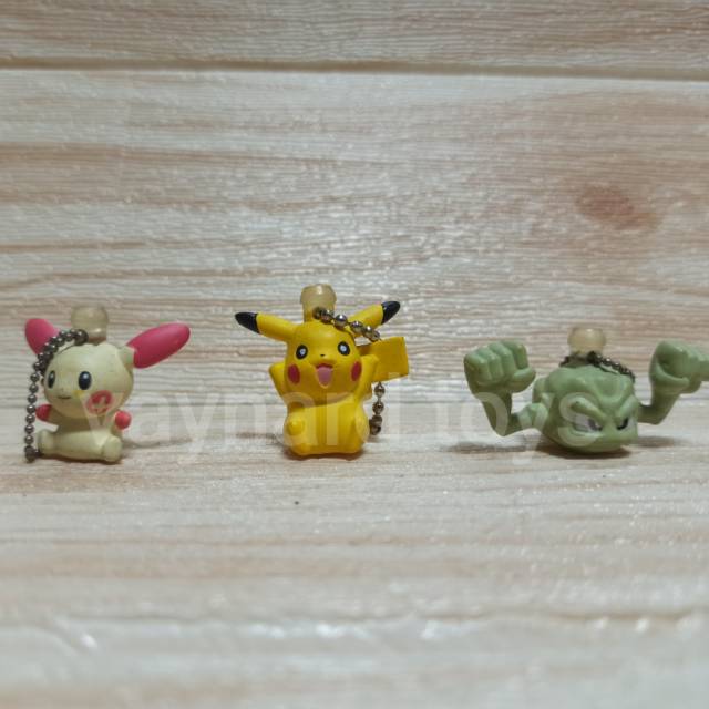 Jual gantungan kunci pokemon pikachu geodude plusle keychain pokemon ...