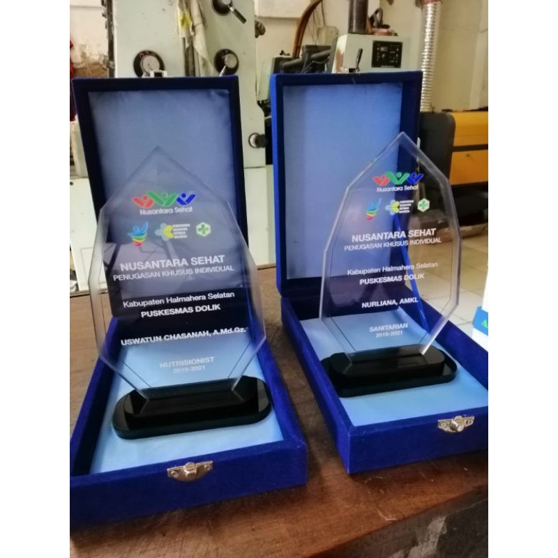 Jual Plakat Akrilik Laser Cutting dan Print UV Flatbed Termasuk Box ...