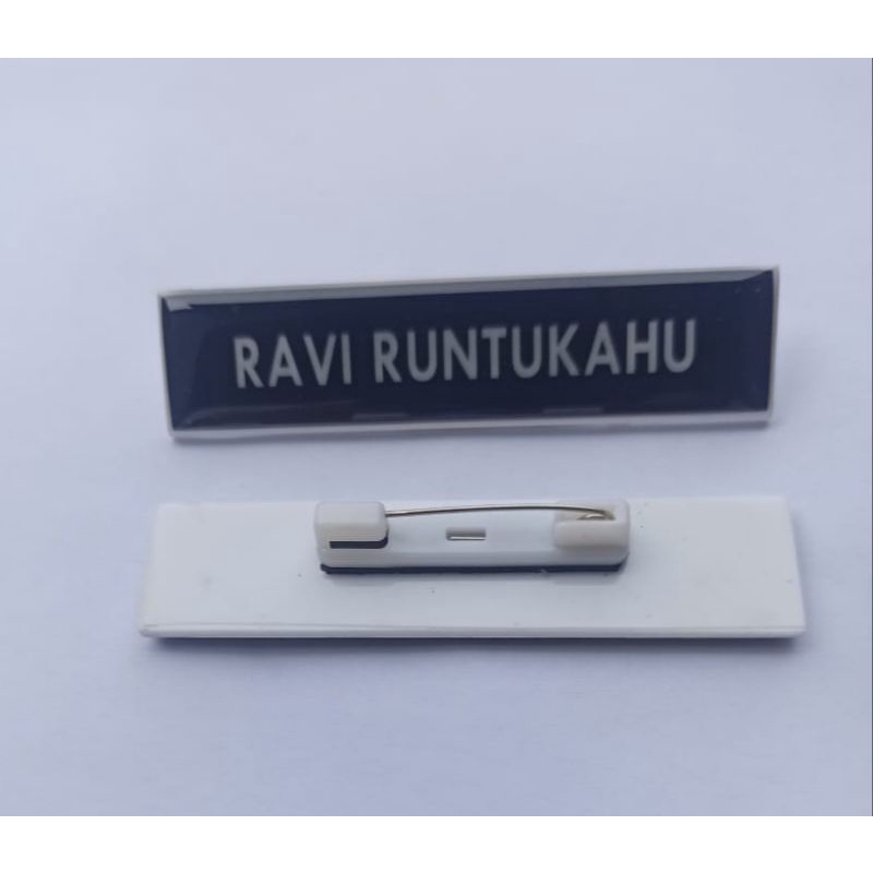 Jual Nametag Akrilik magnet / peniti ( name tag / papan nama / nama ...