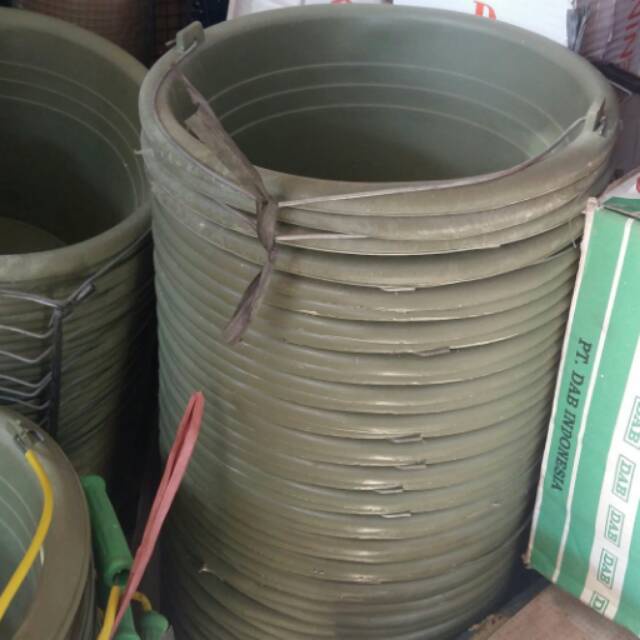 Jual EMBER COR PLASTIK WARNA HIJAU (UKURAN KECIL/BESAR) | Shopee Indonesia