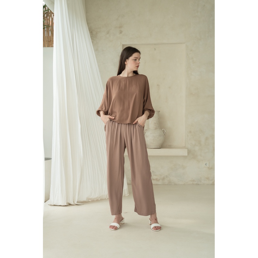 Jual Joe Pants (Loose cut & Available in 4 colors) | Shopee Indonesia