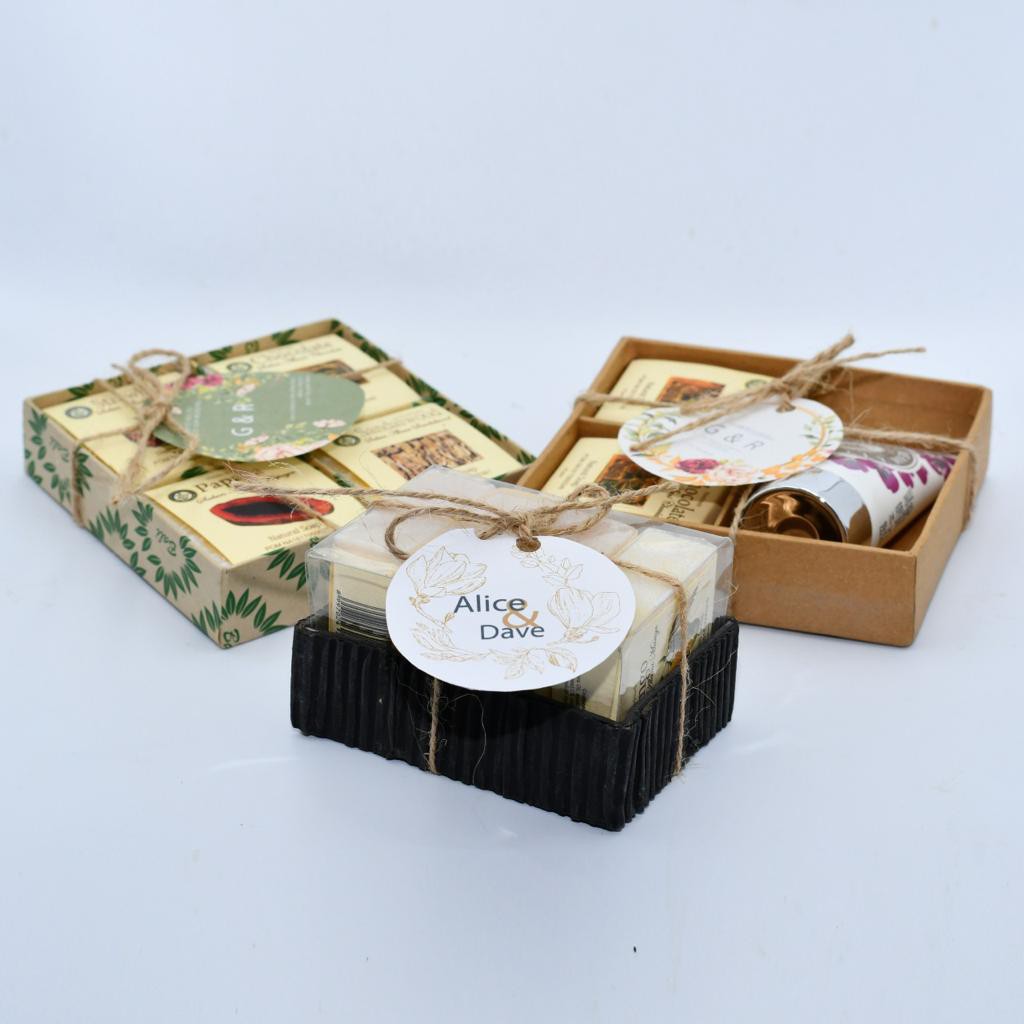 Jual Paket 1 Sabun Spa Wedding(4 Sabun Spa Small dengan kotak hitam ...