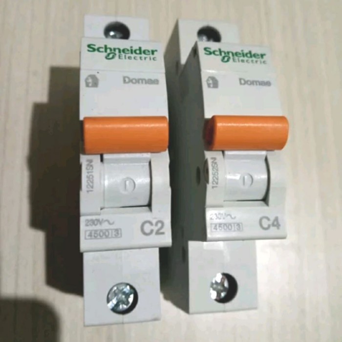 Jual Mcb 2A dan 4A 1Phase Domae Schneider | Shopee Indonesia