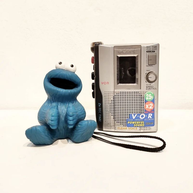 Jual Walkman Sony TCM 200DV/ Portable Walkman Kaset Pita Player ...