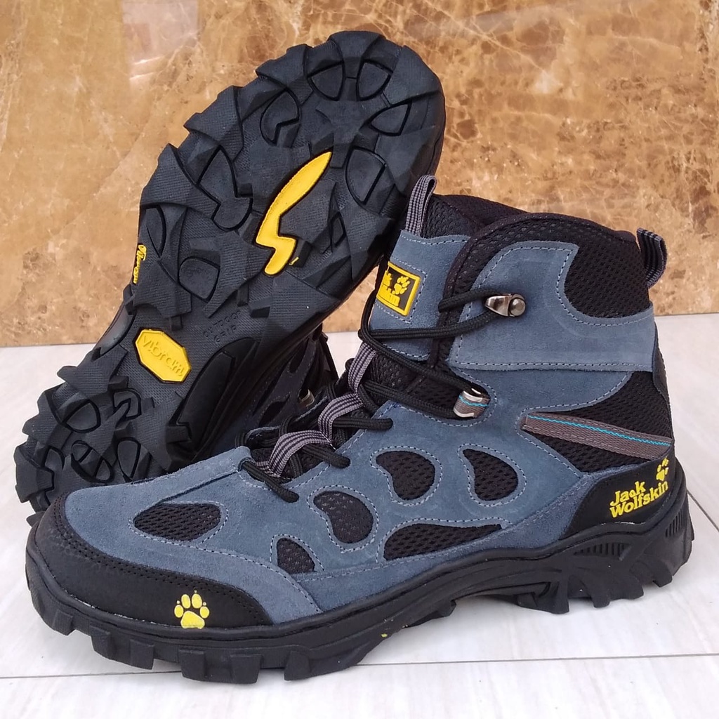 Jual SEPATU GUNUNG TERBARU JACKWOLFSKIN SOL RUBBER VIBRAM GRADE ORI ...