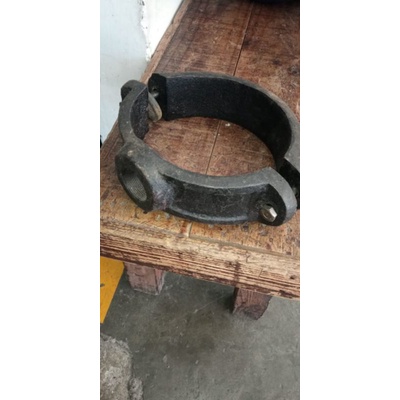 Jual clam sadle besi 4×1/2 penjepit sambungan pipa | Shopee Indonesia
