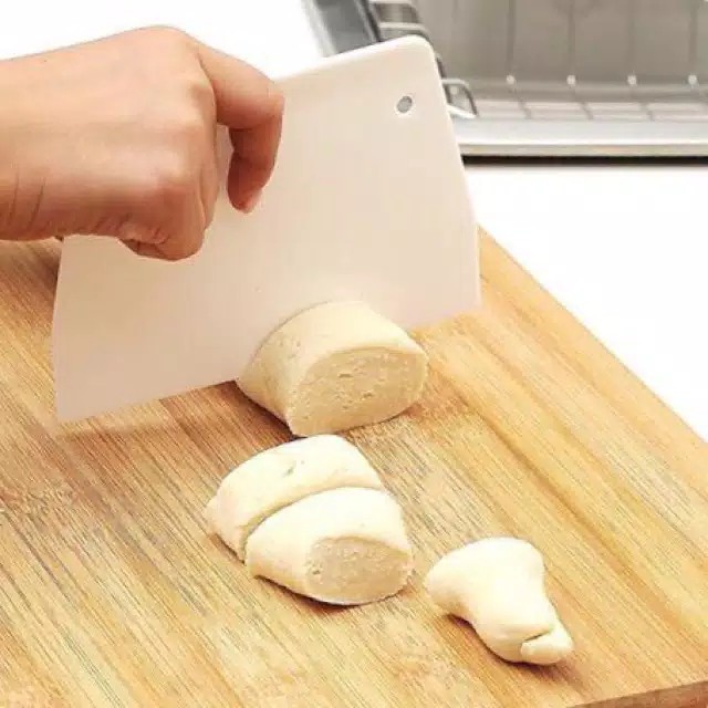 Jual Scraper Pemotong cutter Adonan Roti Donat Kue potong 1pcs Putih ...