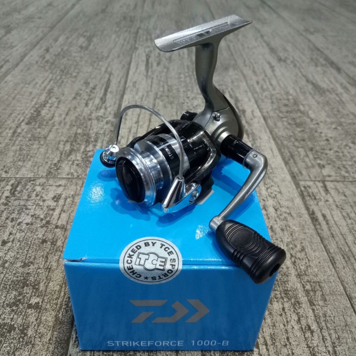 Jual Reel Pancing Daiwa Strike Force 1000 B | Shopee Indonesia