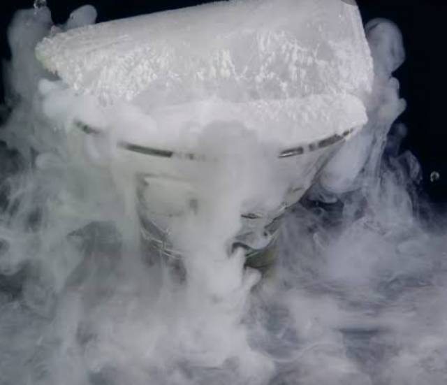 Jual Dry ice/ biang es / es kering | Shopee Indonesia