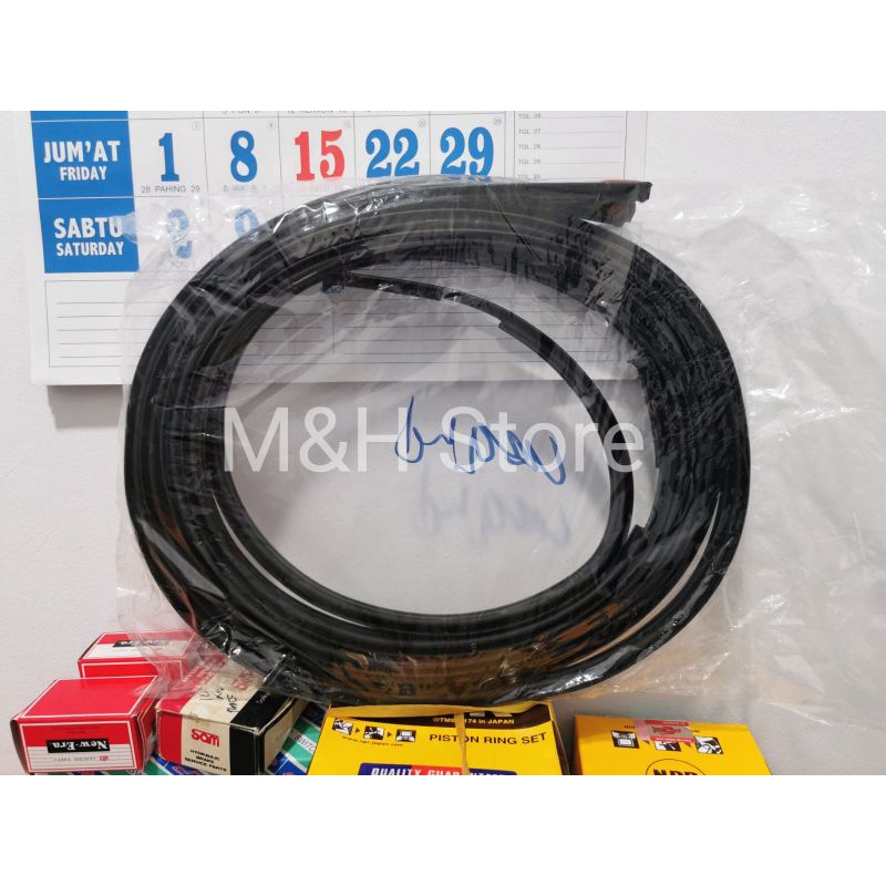 Jual Karet roof atap innova reborn original (set kiri&kanan) | Shopee ...