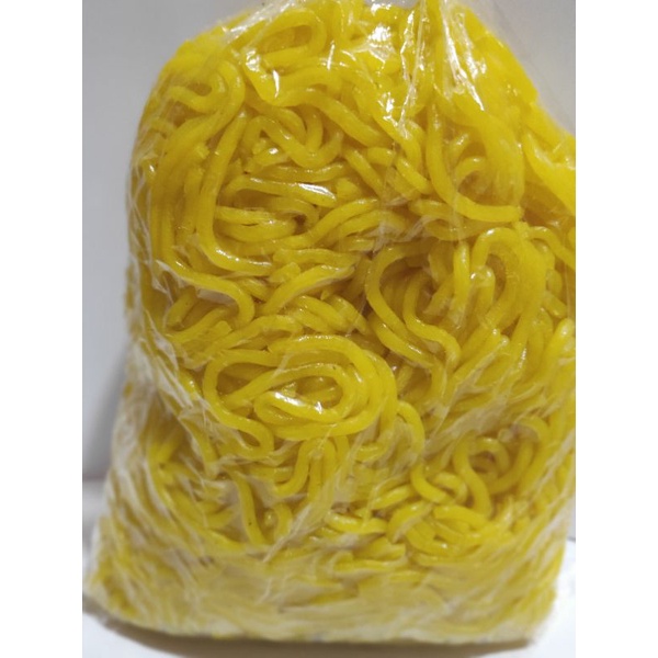 Jual MIE GOLOSOR MENTAH BAHAN SEBLAK/Mie GOLOSOR/ MIE KUNING(berat ...