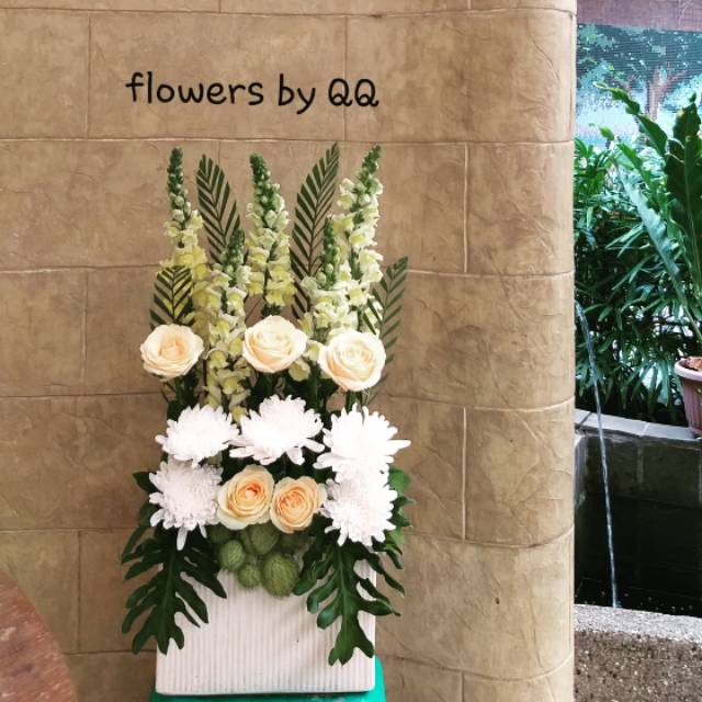 Jual Rangkaian bunga segar. Dekorasi bunga segar. Rangkaian bunga meja ...