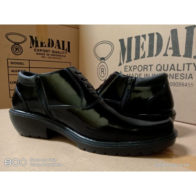 Jual SEPATU KULIT PRIA MEDALI PDH BOOTS SEPATU POLRI/POLISI/TNI/SATPAM ...