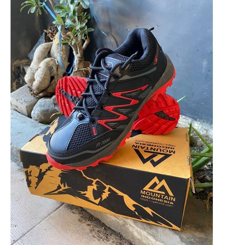 Jual SEPATU HIKING /SEPATU GUNUNG | Shopee Indonesia