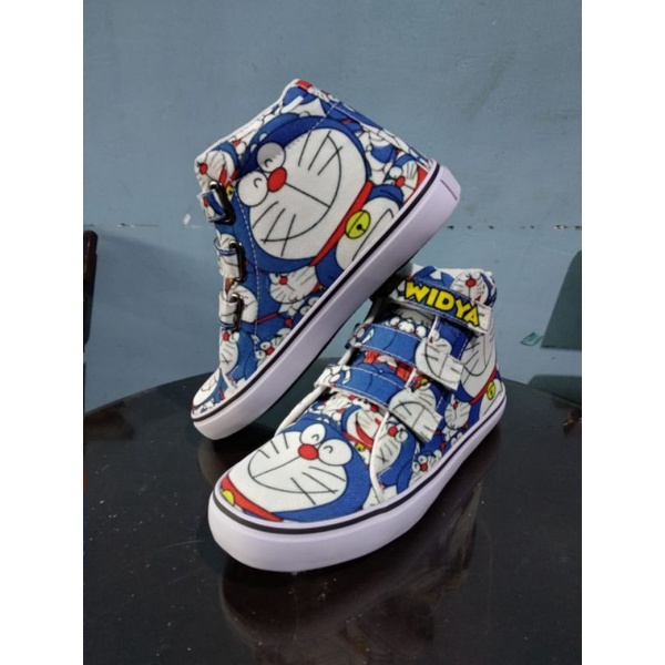 Jual Sepatu Anak Karakter DORAEMON, Bisa custom GRATIS cetak nama ...