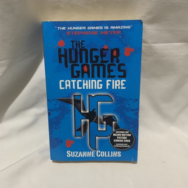 Jual Novel The Hunger Games Catching Fire Suzanne Collins | Shopee ...