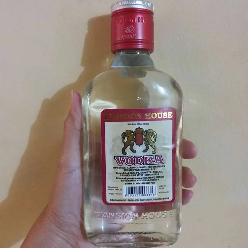 Jual Vodka Mansion House 250ml | Shopee Indonesia