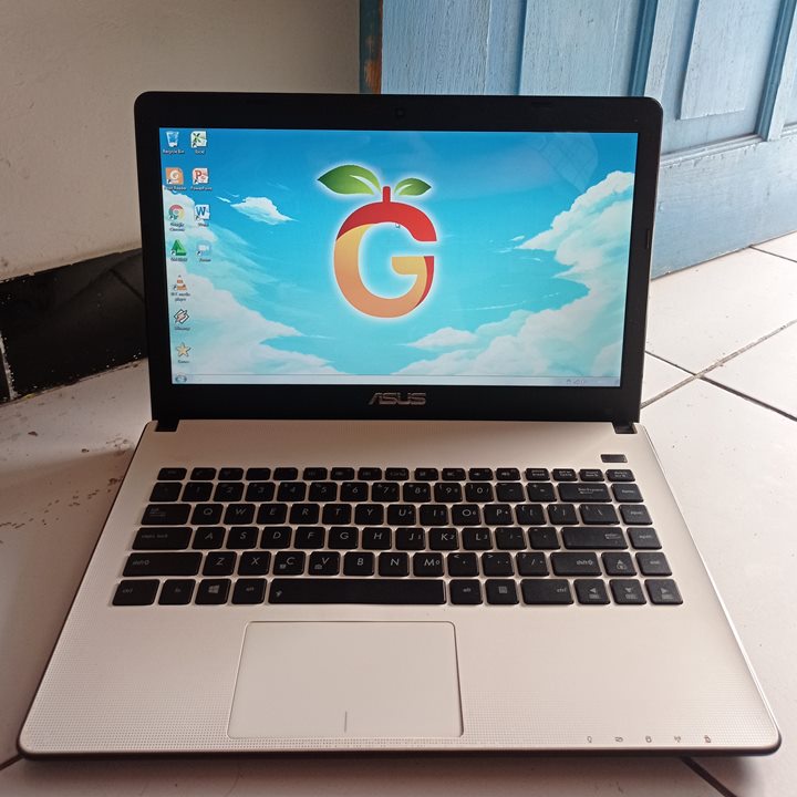 Jual Asus X401U Warna putih hitam Layar 14 inch AMD C-60 RAM 2GB HDD ...