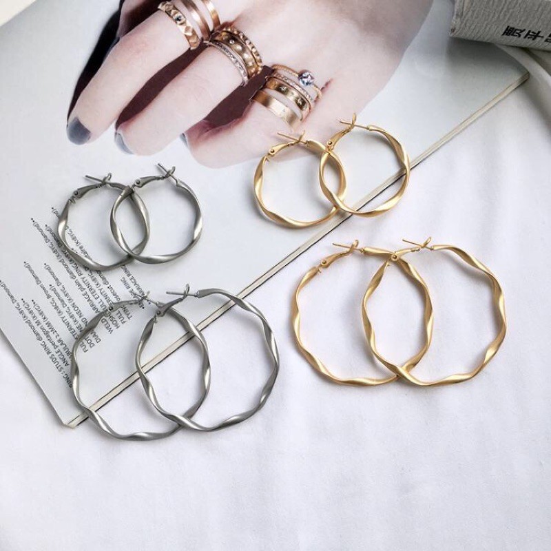 Jual Swirl Hoops Earring (925 Silver Tusukan) / Anting Korea Hoop ...