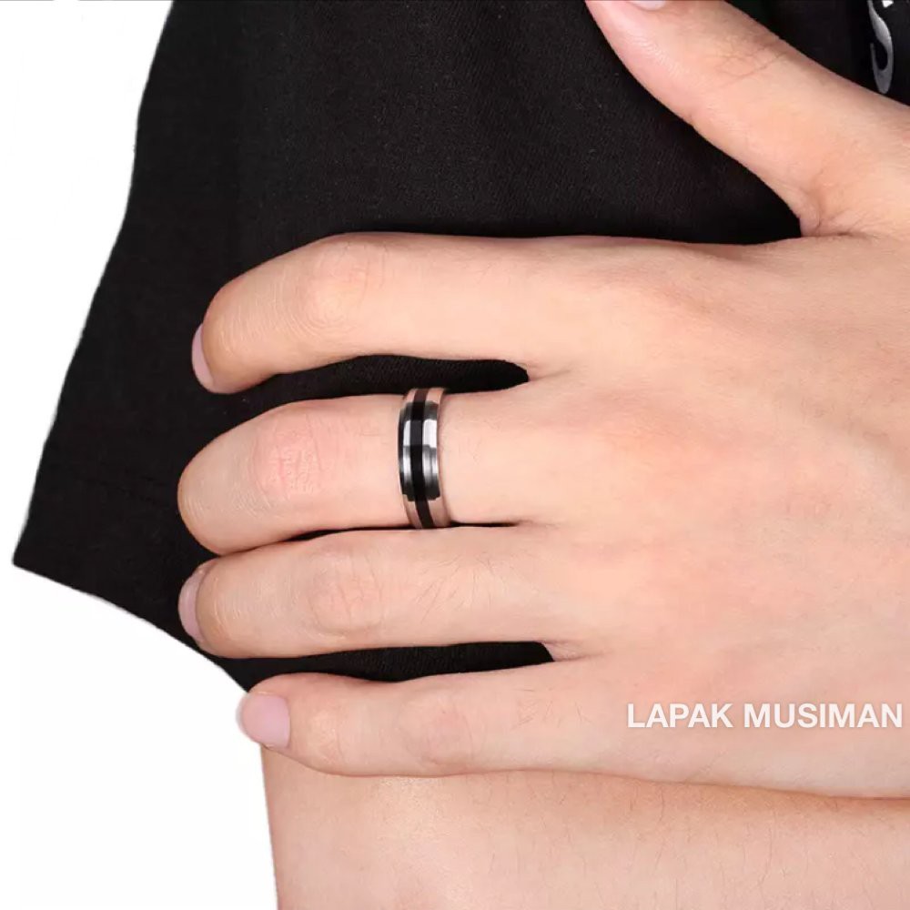 Jual CINCIN TITANIUM SILVER HITAM PRIA WANITA | Shopee Indonesia