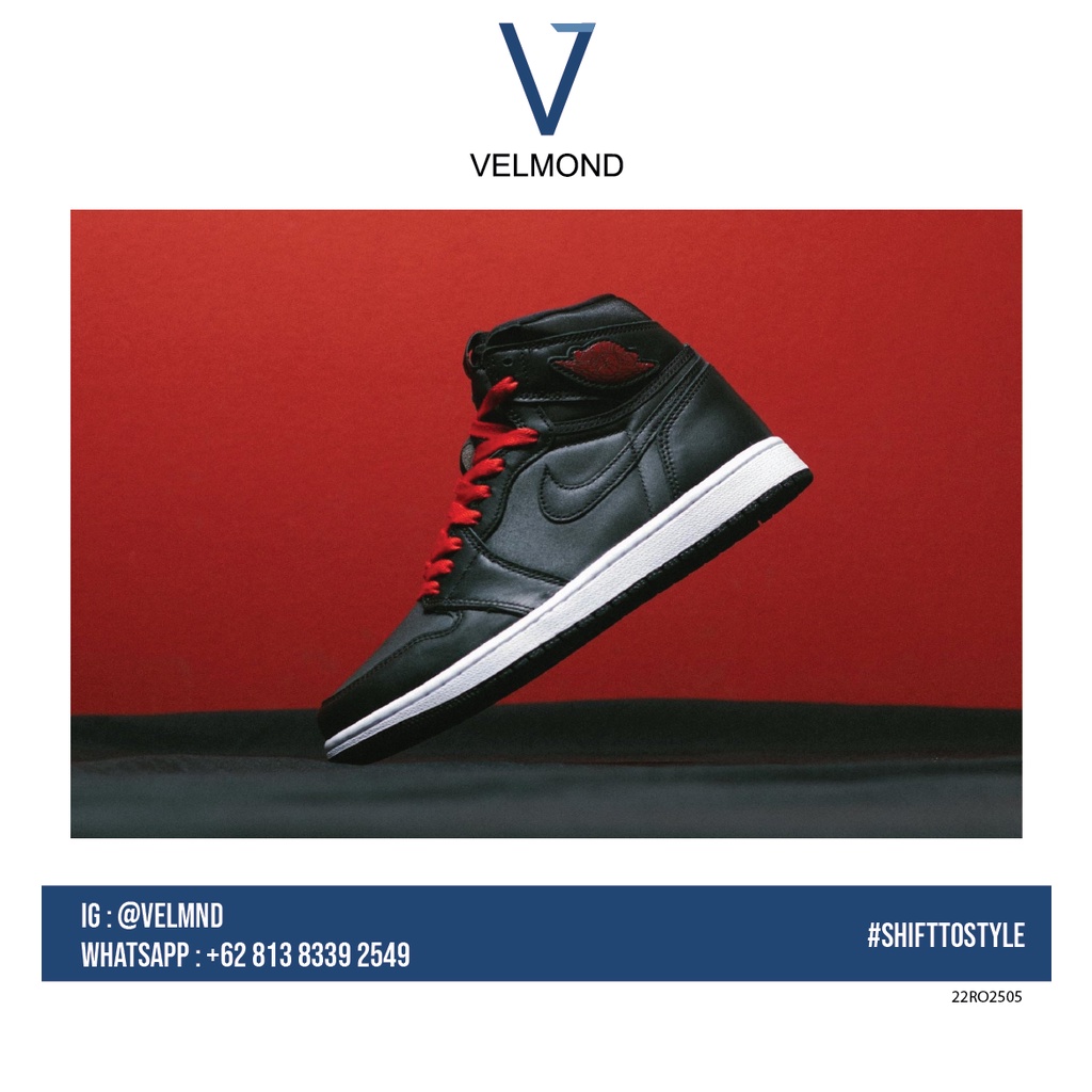 Jual Sepatu Nike Air Jordan 1 Retro High OG Black Satin White Hitam ...