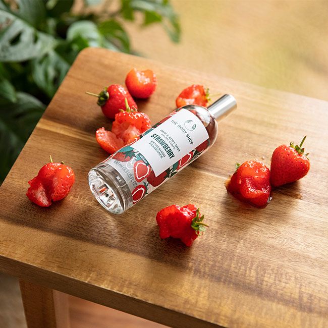 Jual The Body Shop Original Strawberry Body Mist 100ML | Shopee Indonesia