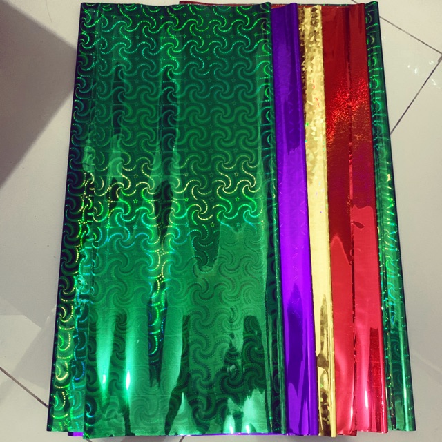 Jual Kertas kilap/ kertas kado kilap / kertas kado metalic | Shopee ...