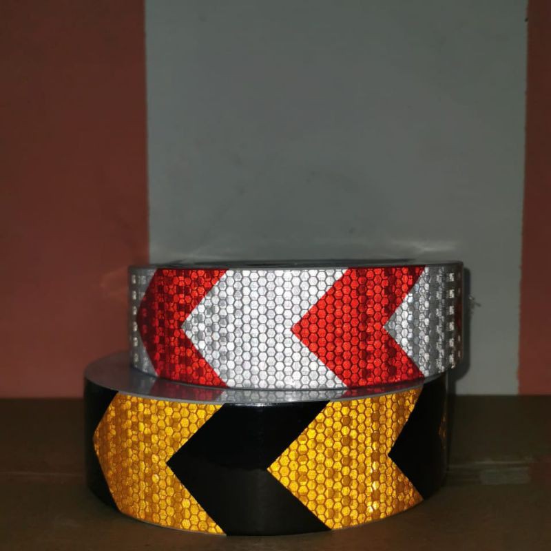Jual Sticker Stiker Reflektive Tape - Stiker panah kuning hitam ...