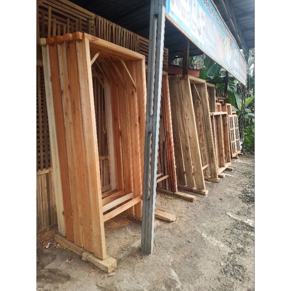Jual kusen pintu kayu mahoni / kayu bengkirai / kayu laban / kusen ...