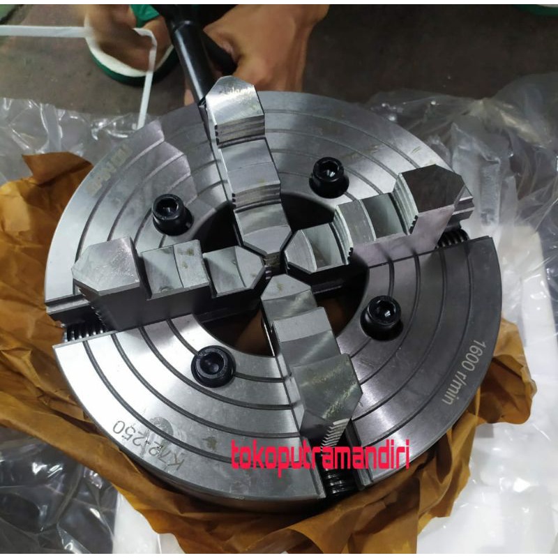 Jual Chuck Bubut 10 inch 4 Jaw / Claw Bubut 10" 4 Jaw K72-250mm | Shopee Indonesia