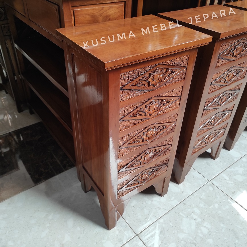 Jual Meja Nakas Konsul Ukir Cukit Bunga Kayu Jati - Tinggi 70cm ...