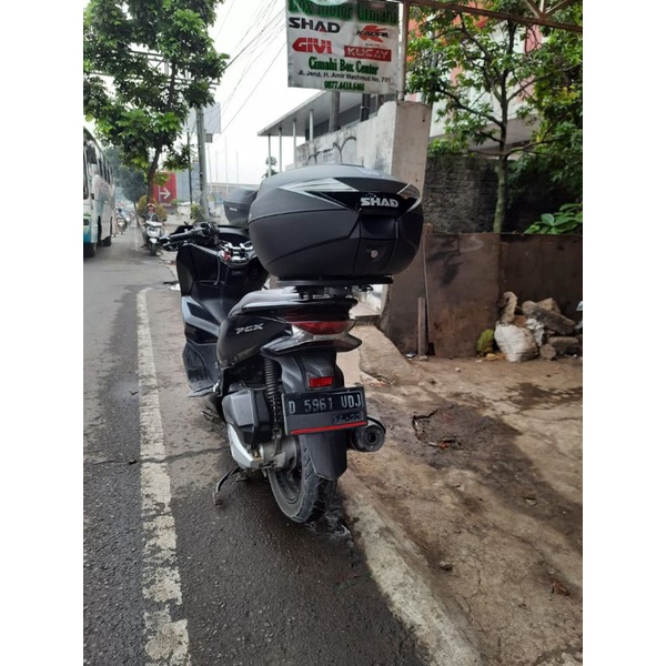 Jual Paket Promo Box Motor Honda PCX 150 / PCX 160 (Bracket PCX + Box SHAD SH39) tinggal pasang ...