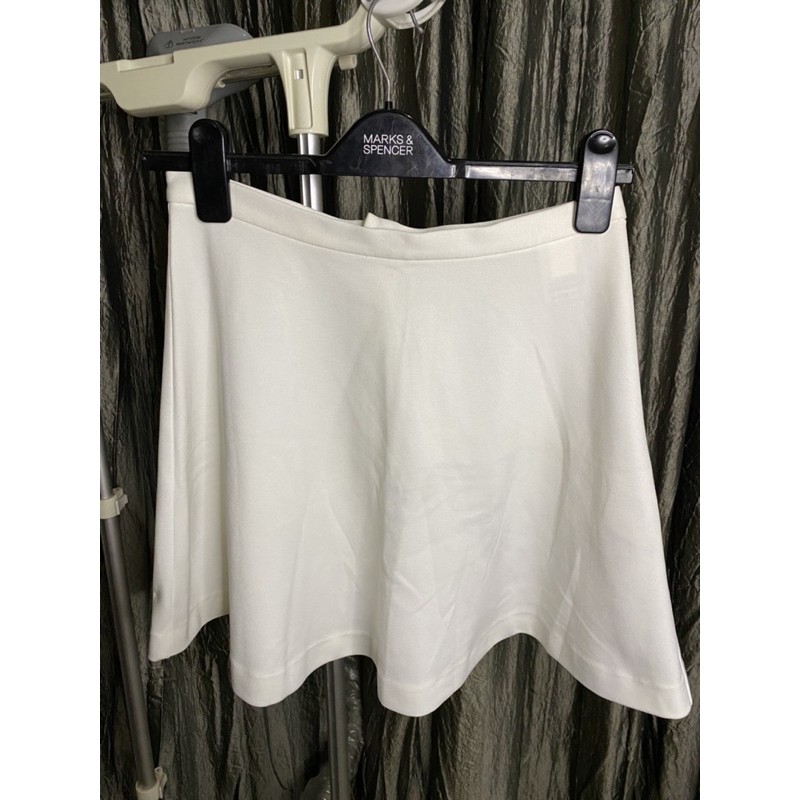 Jual Rok Putih (Uniqlo) | Shopee Indonesia