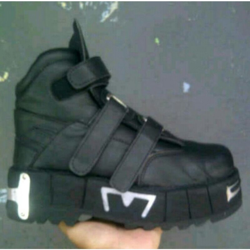 Jual sepatu boots rock model diego ripet non tali dengan asesoris ...