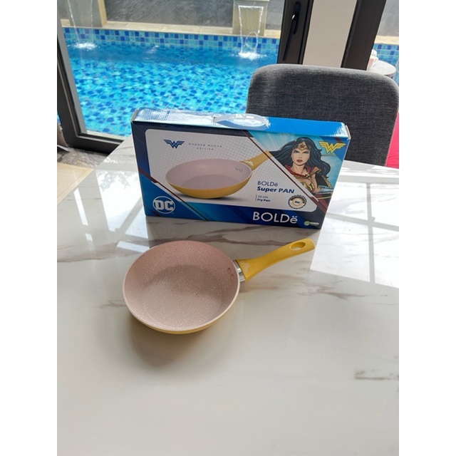 Jual BOLDe Super Pan Wonder Woman Fry Pan 20cm | Shopee Indonesia