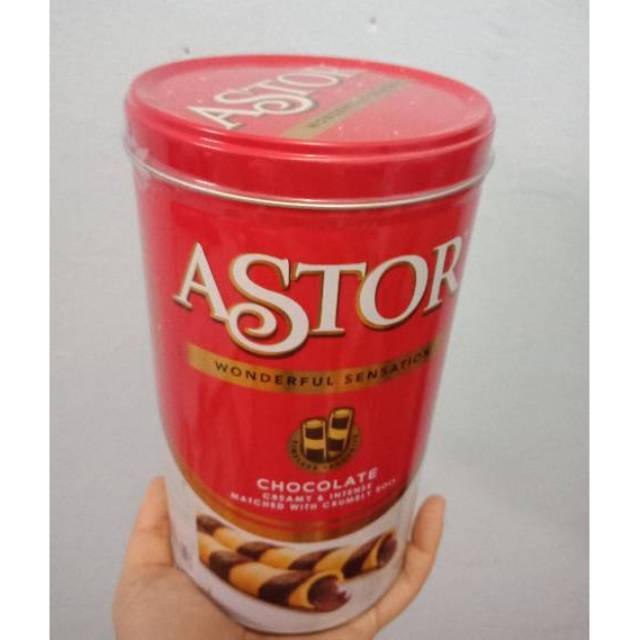 Jual Astor Wafer Stick Coklat Kaleng 330 gr | Shopee Indonesia