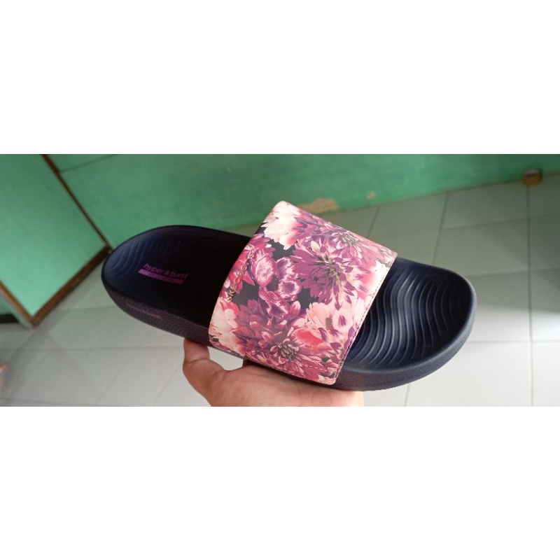 Jual Skechers Sandal Hyper Slide Floral Blooms Goodyear cewek sale ...