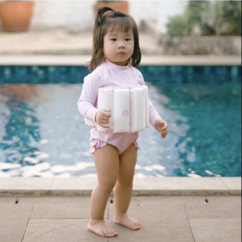 Jual Baju Renang Apung Colab Elizabeth Zenifer - LeeVierra x Elizabeth ...