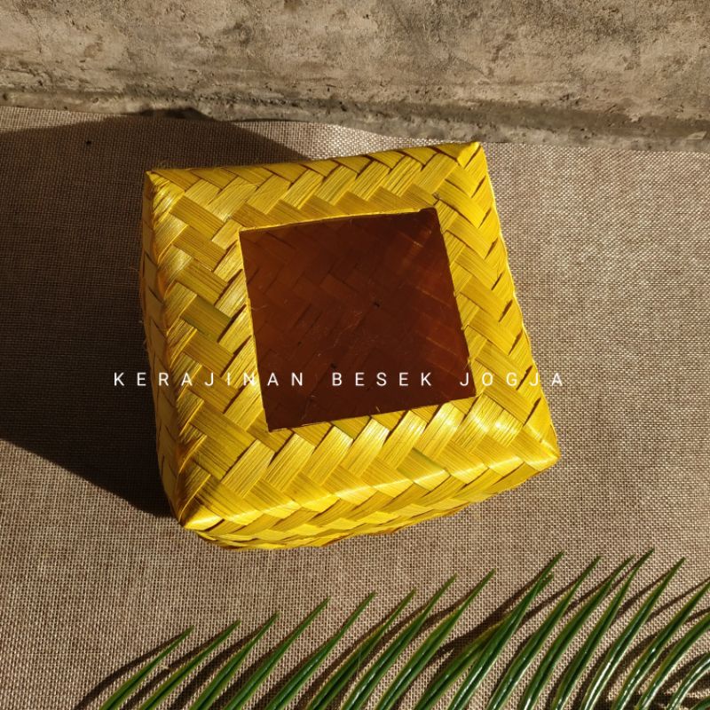 Jual SEPASANG BESEK MIKA 15X15CM natural besek anyaman bambu besekjogja ...