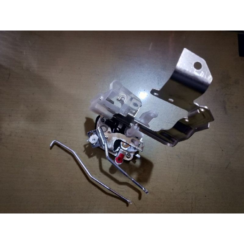 Jual Door Lock Pintu Kanan Mitsubishi Canter Ps110/Ps125 | Shopee Indonesia