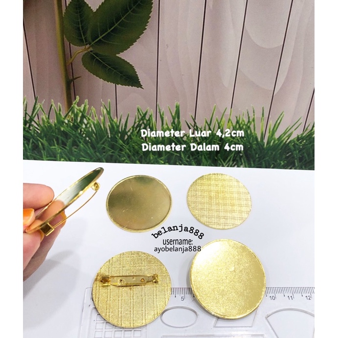 Jual Pin kosongan polos diameter 4,2cm satuan | Shopee Indonesia