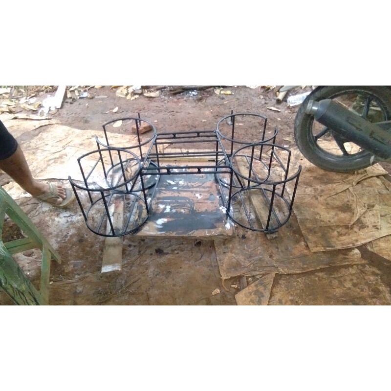 Jual keranjang galon/tas galon motor/alat angkut galon dimotor | Shopee ...