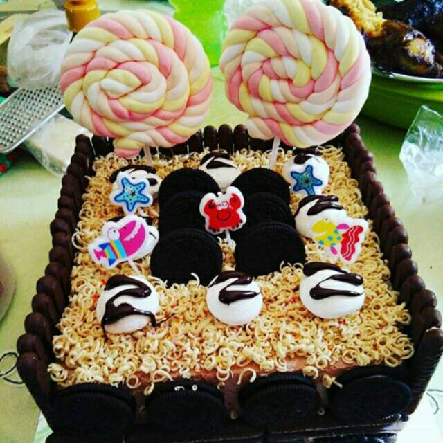 Jual BIRTHDAY CAKE / KUE ULTAH KITKAT (MADE BY ORDER) | Shopee Indonesia