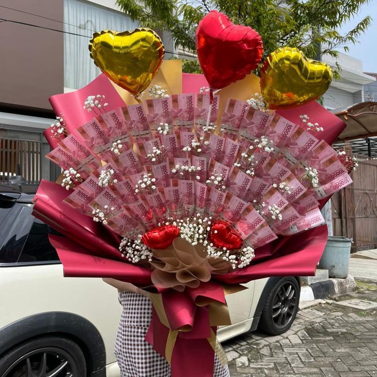 Jual HAND BUKET UANG BESAR 10JT ( bayar jasa saja) | Shopee Indonesia