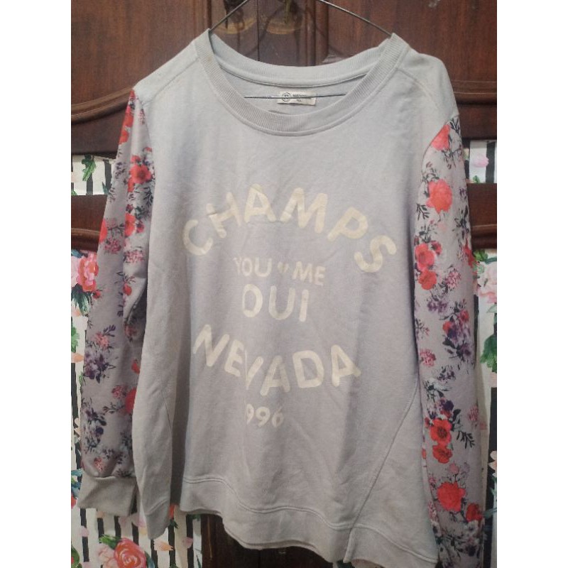 Jual Preloved Nevada Matahari sweater oversize jumbo big size grey | Shopee Indonesia