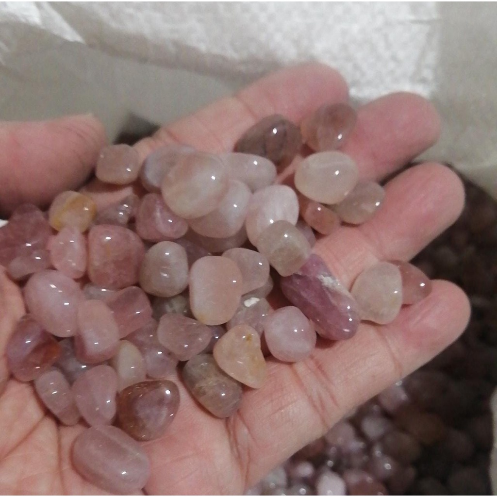 Jual Natural Madagascar Rose Quartz 8-10mm chips gravel paket 100 gram ...