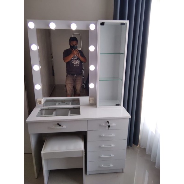 Jual meja rias vanity mirror/meja rias minimalis modern/meja rias lampu ...