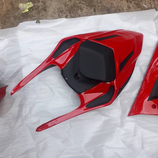 Jual body belakang model r6 new / r6 v2 / r6 baru buat yamaha r15 old ...